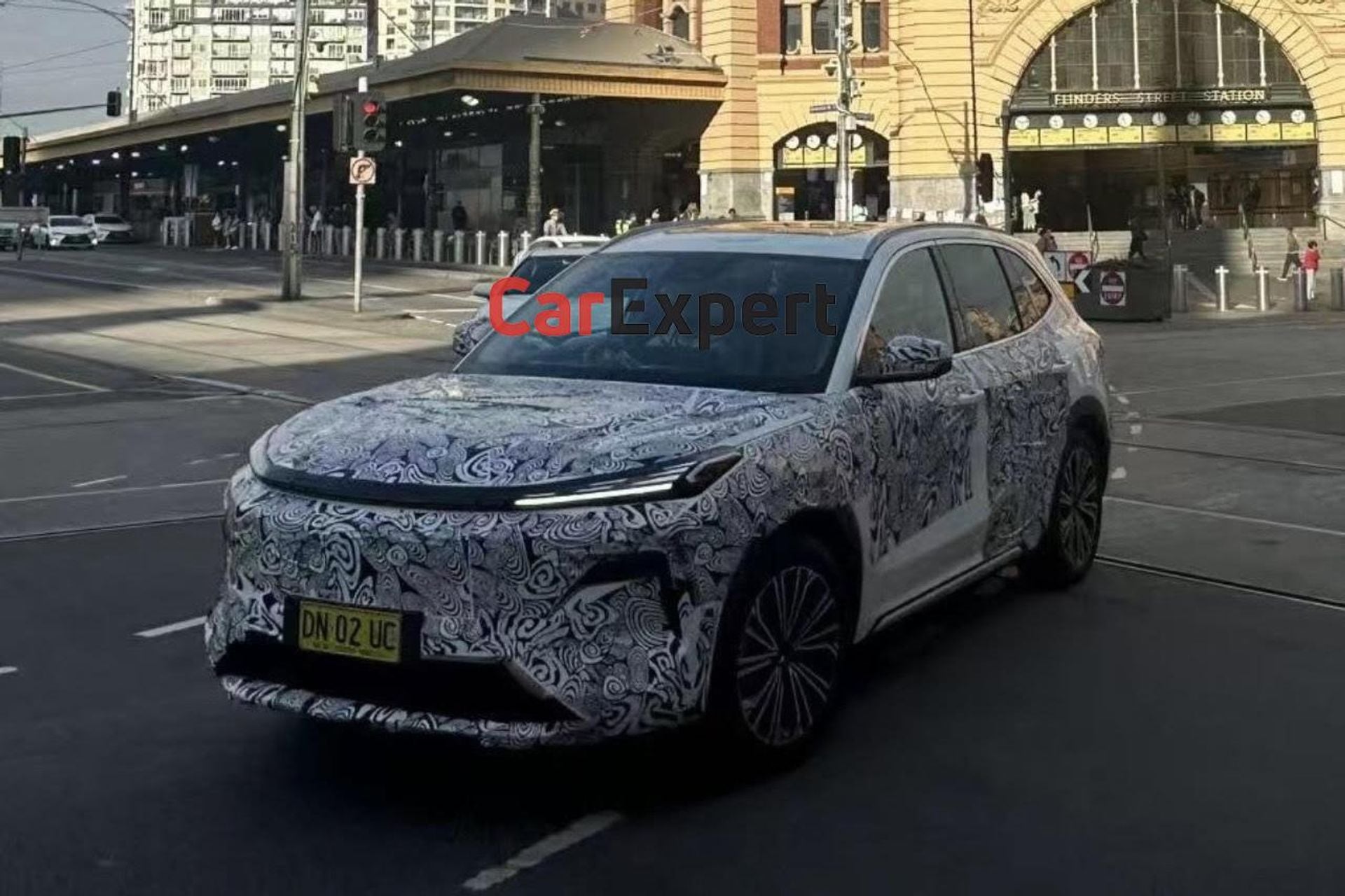 China's Geely spied testing mid-size PHEV SUV in Australia | CarExpert