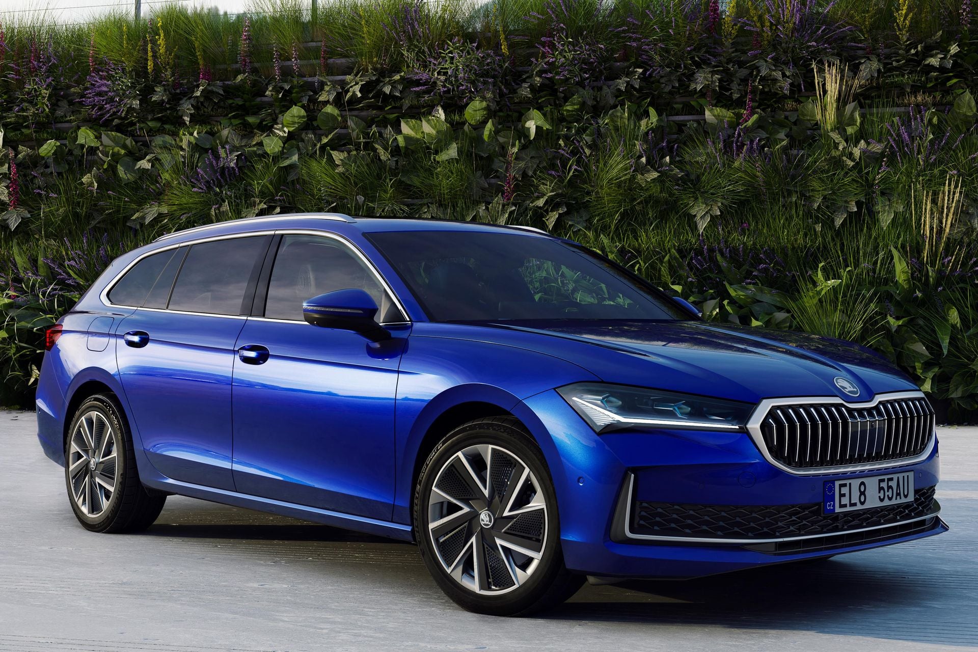 2026 Skoda Superb PHEV priced, becomes Australia's cheapest plug-in ...