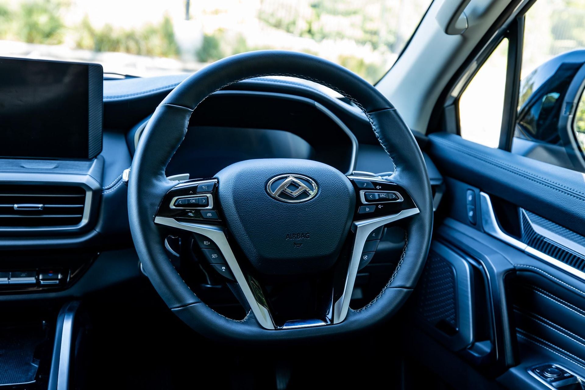 2025 LDV D90 review | CarExpert