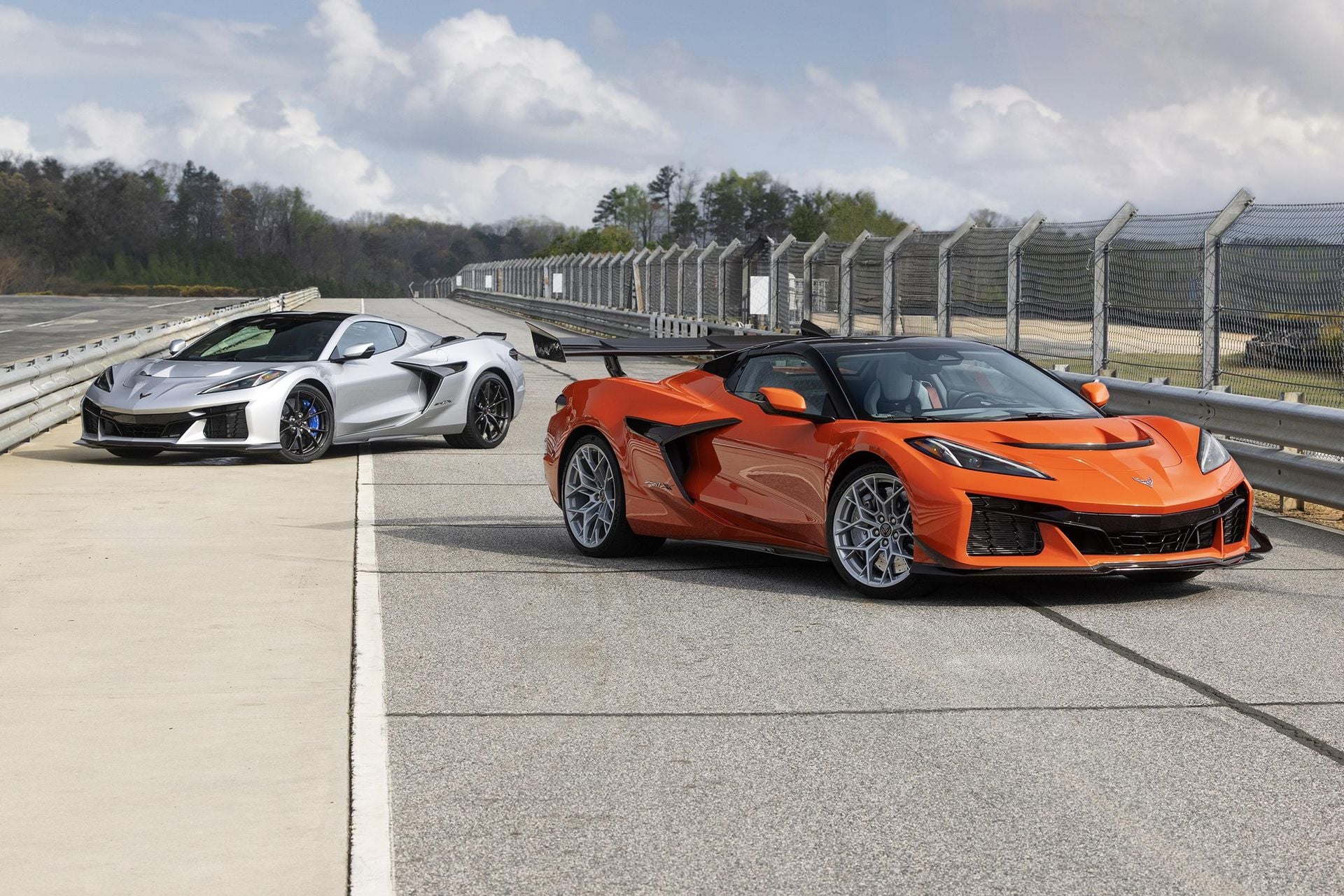 2026 Chevrolet Corvette ZR1X is a twin-turbo V8 hypercar delivering ...