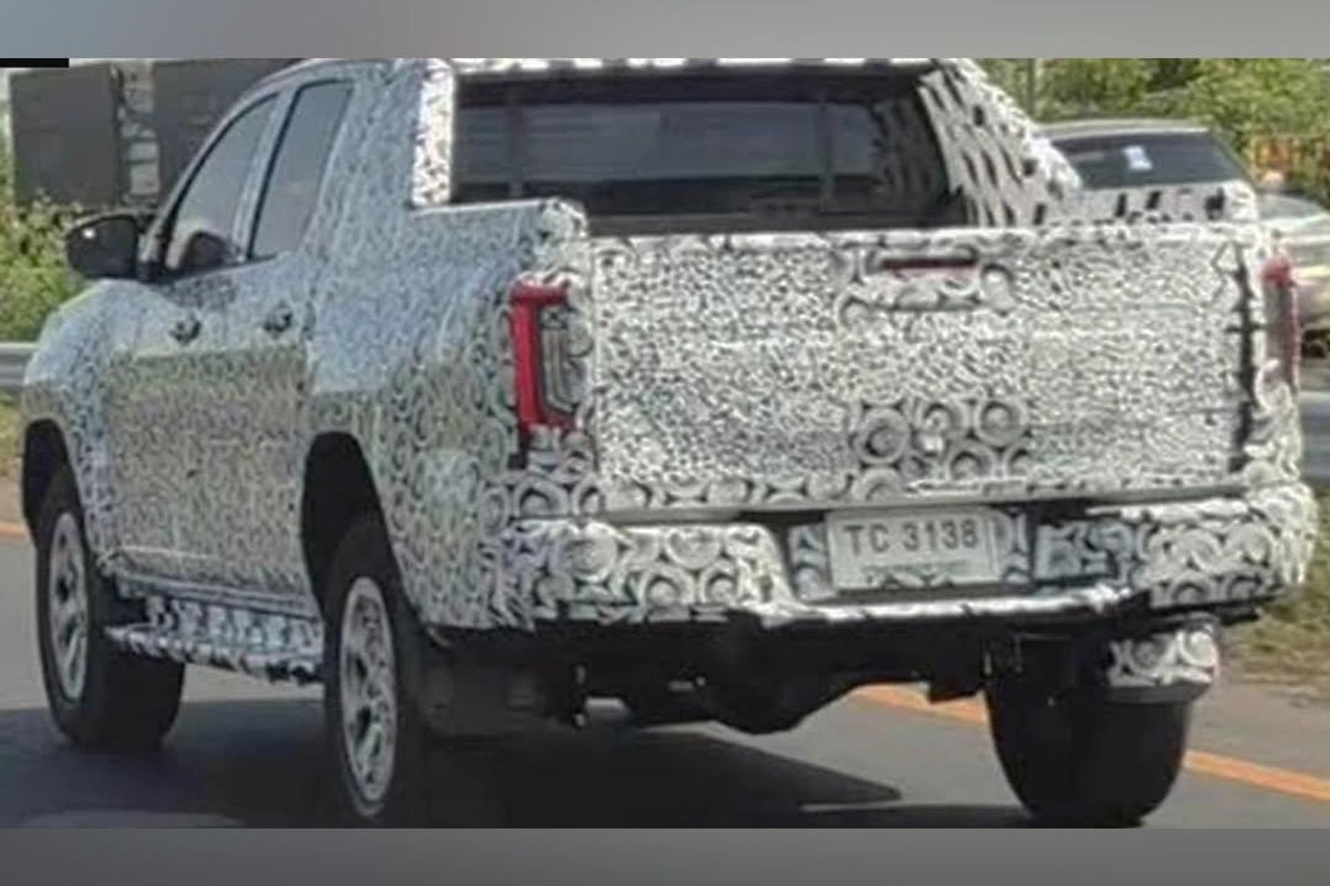 2026 Toyota HiLux: Next-gen ute spied looking much like the current one ...