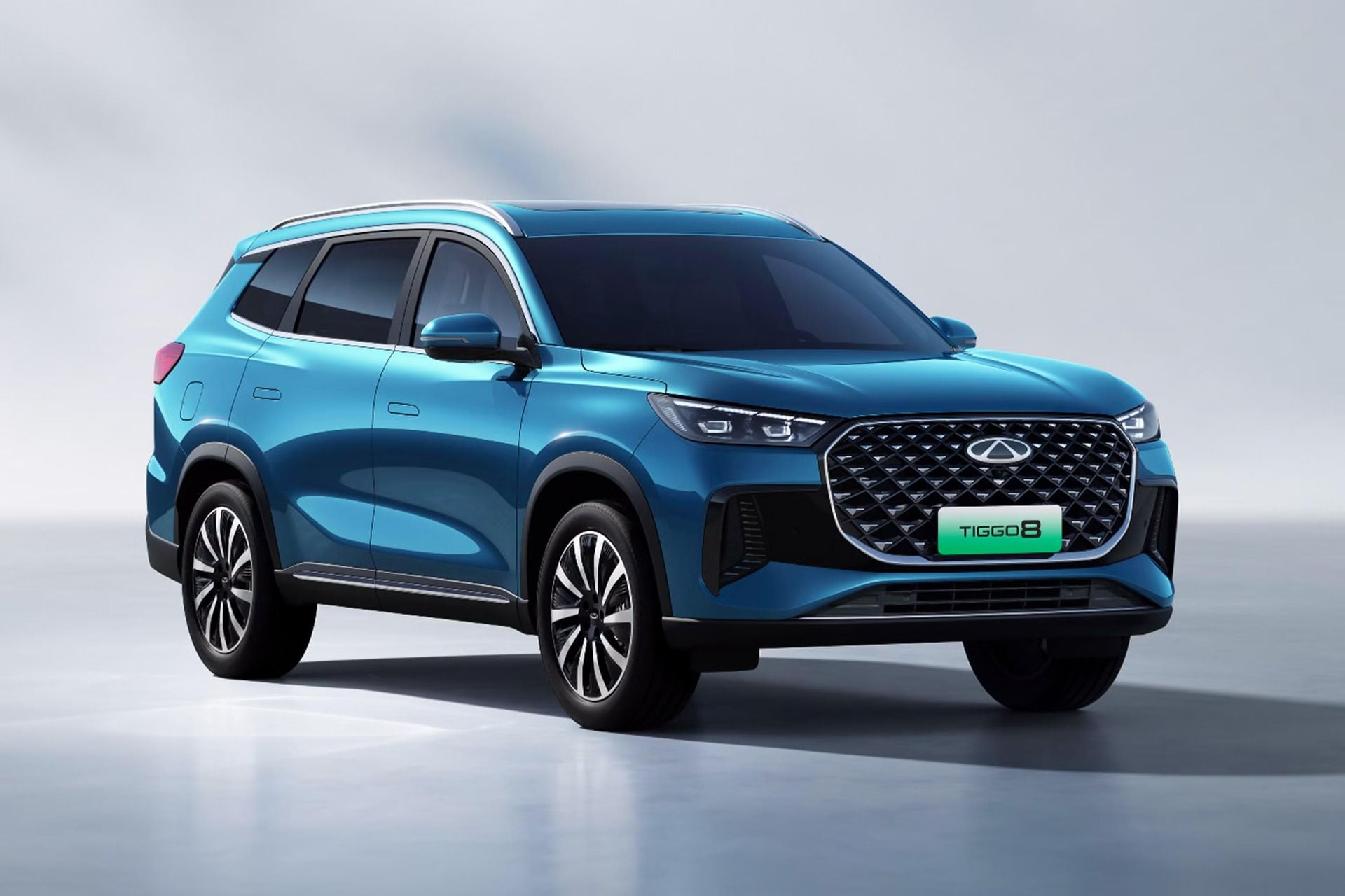 2025 Chery Tiggo 8 Super Hybrid PHEV offers seven seats and 1200km range | CarExpert