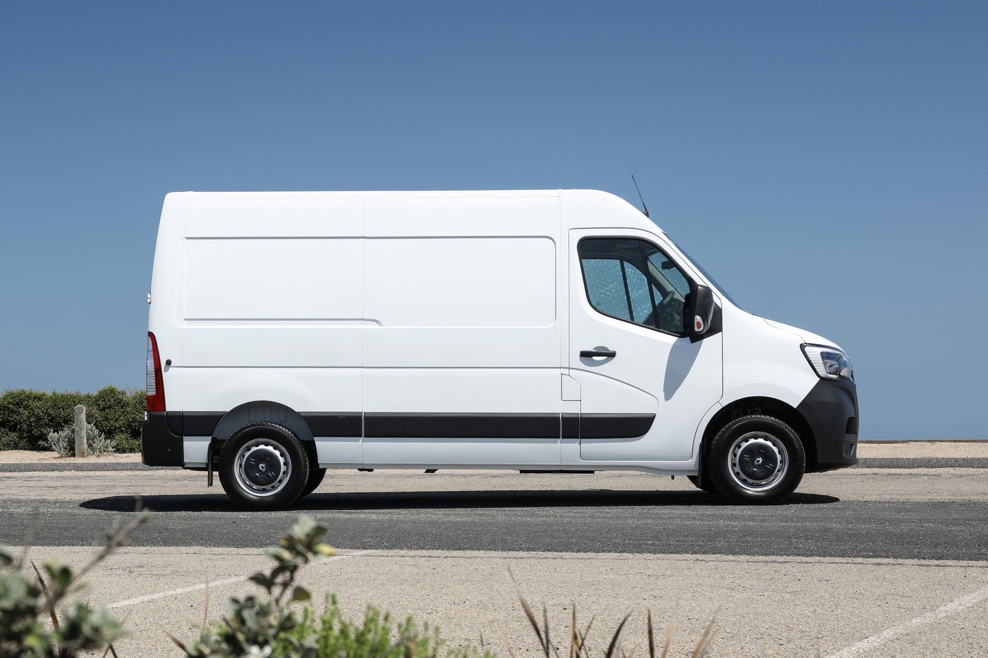 2025 Renault Master price and specs | CarExpert