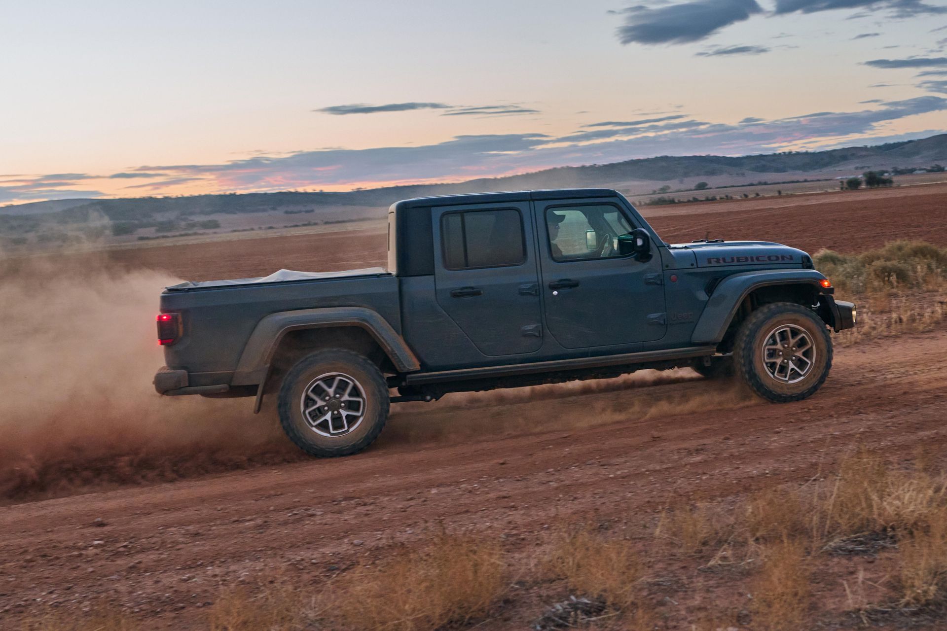 2025 Jeep Gladiator price and specs: Only one variant left, but it's ...