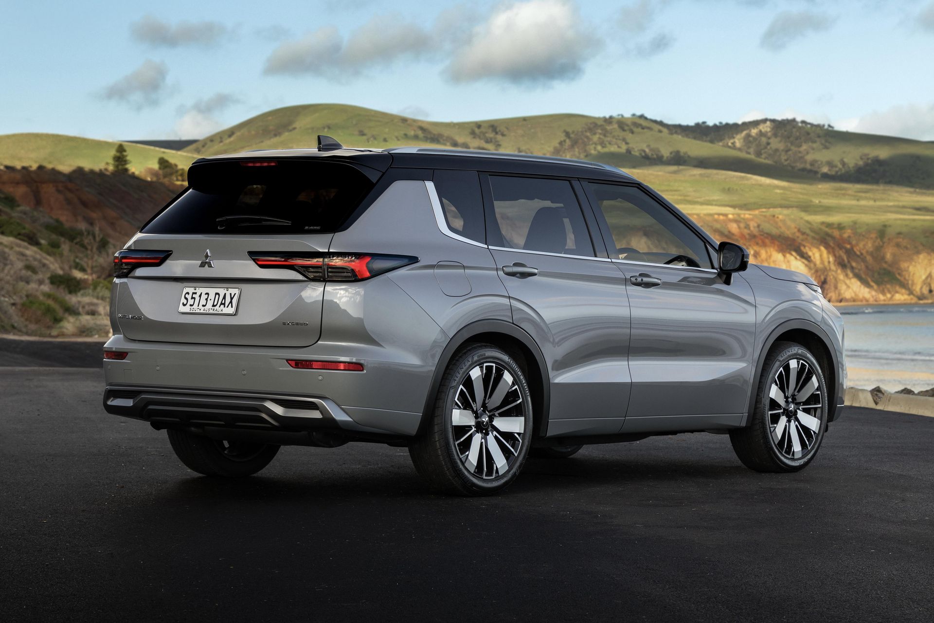 2025 Mitsubishi Outlander AWD review | CarExpert