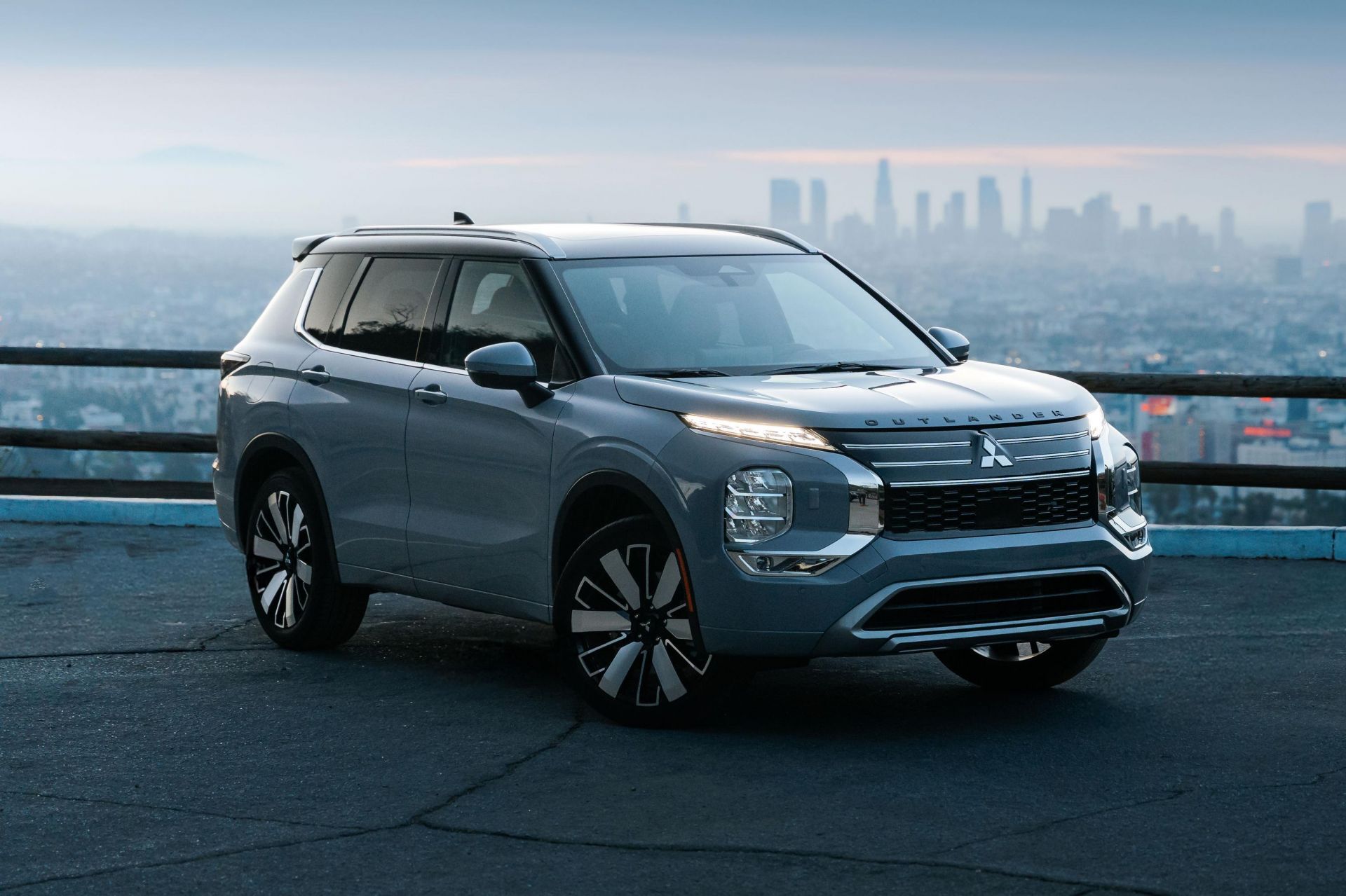 2026 Mitsubishi Outlander gets mild-hybrid power, Australian timing ...