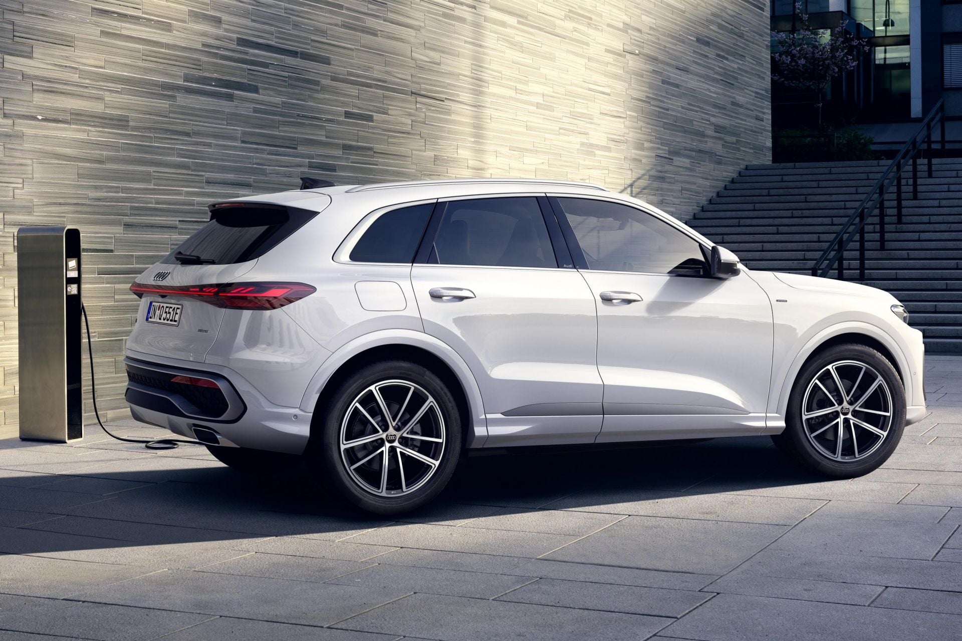 2026 Audi Q5 e-hybrid brings PHEV tech to new-gen SUV | CarExpert