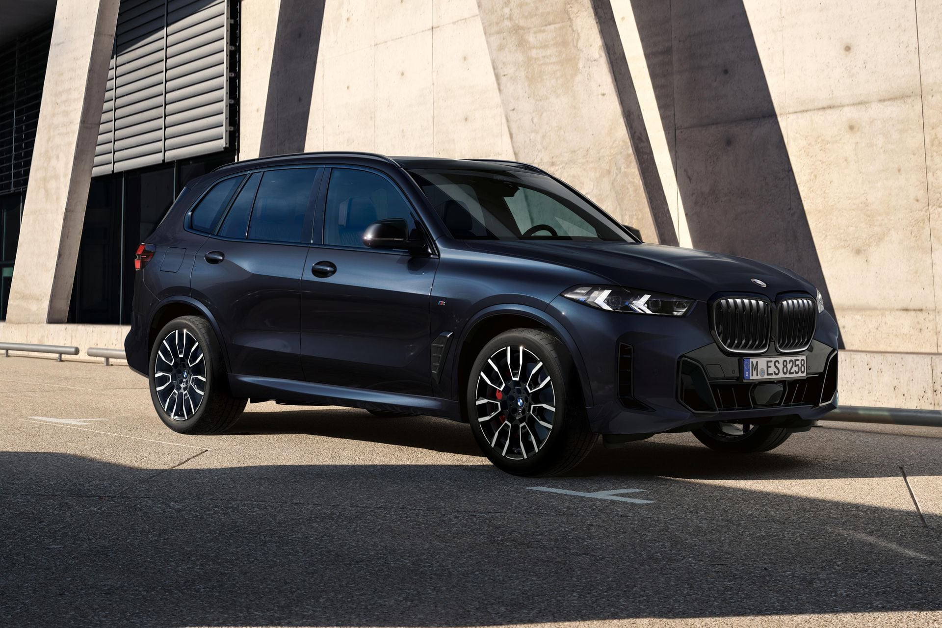 2025 BMW X5 Shadow Edition price: Darkened special SUV comes at a ...