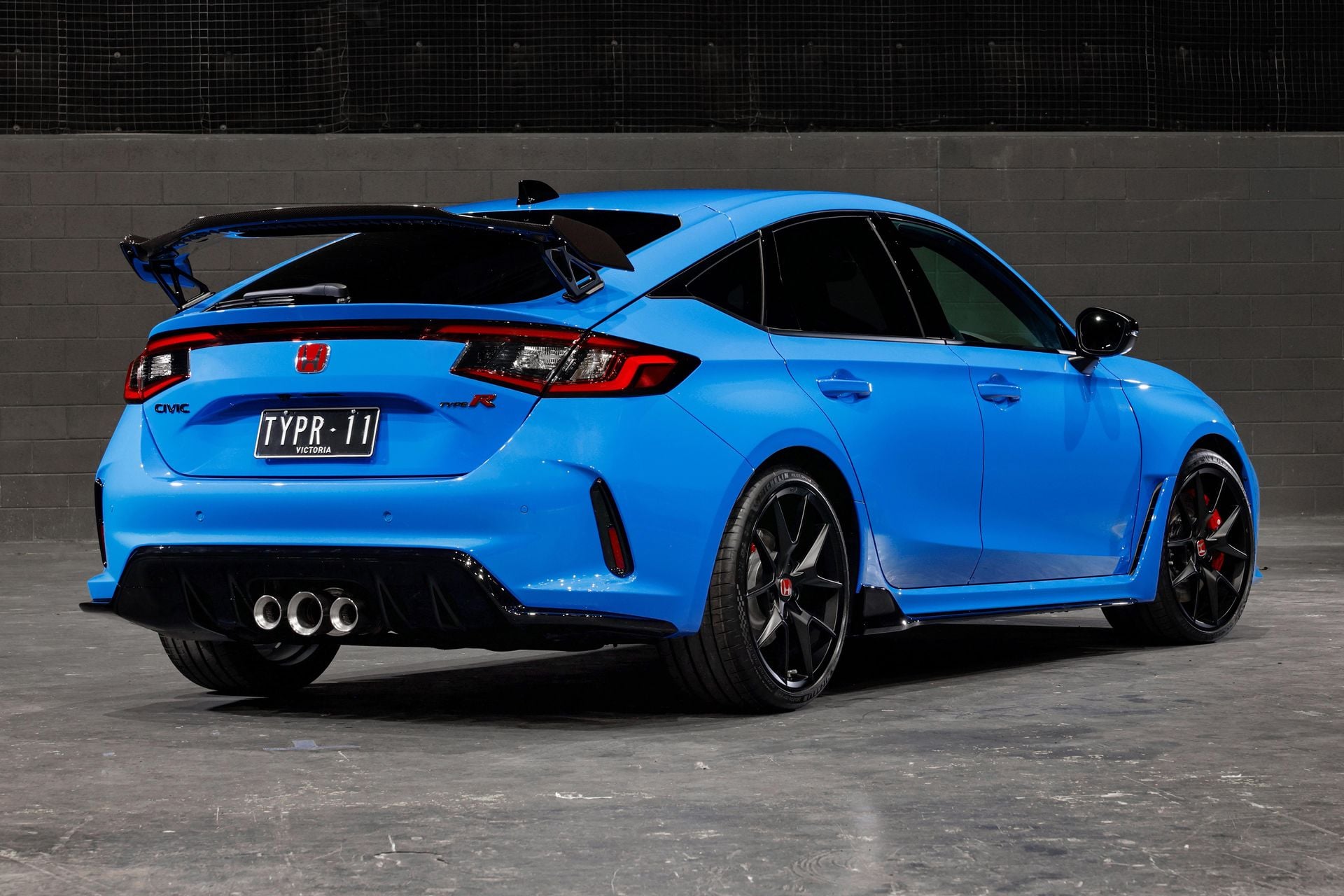 Honda Civic Type R is more expensive, but now comes in a pretty blue ...