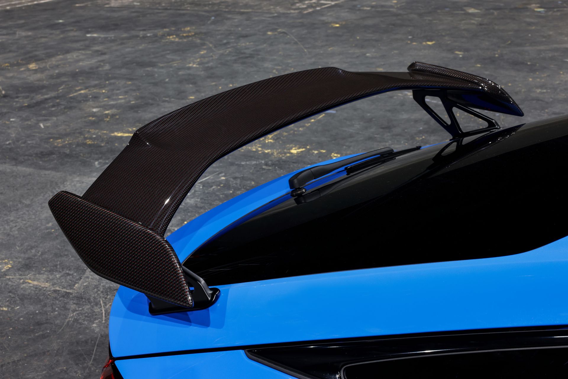 Honda Civic Type R is more expensive, but now comes in a pretty blue ...
