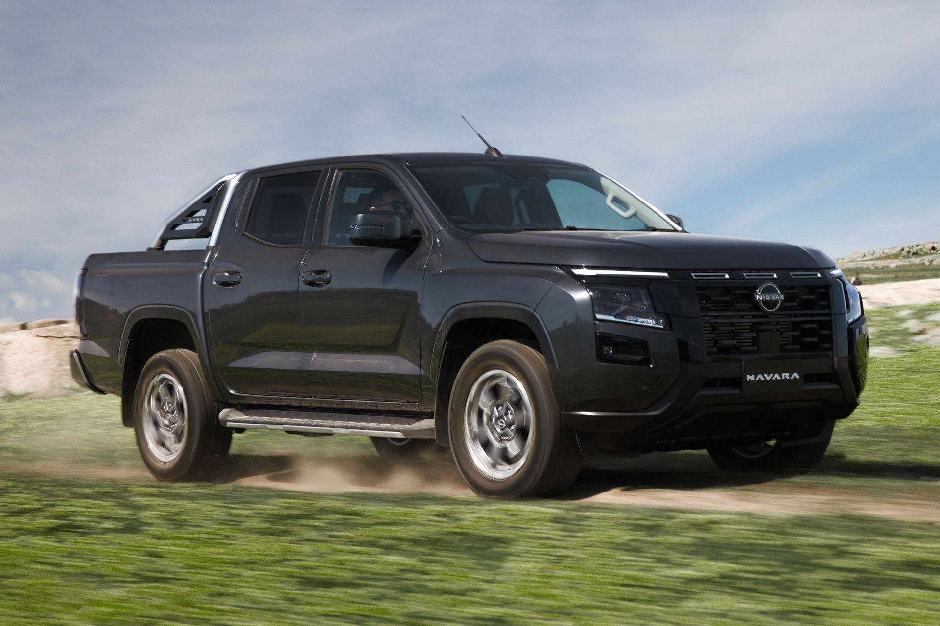2026 Nissan Navara vs Mitsubishi Triton: What's different? | CarExpert
