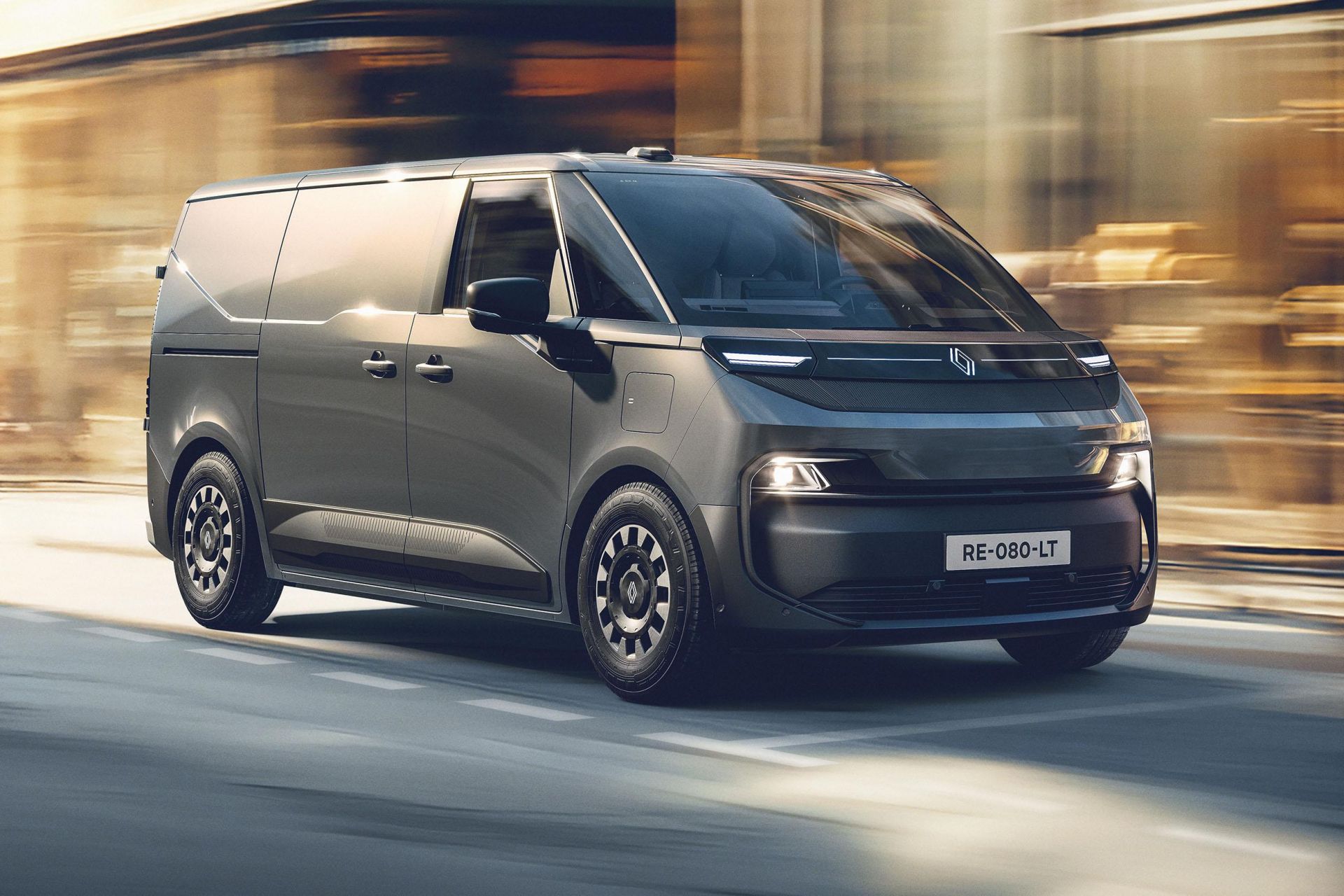 Renault Trafic E-Tech: Electric van with up to 450km range detailed ...