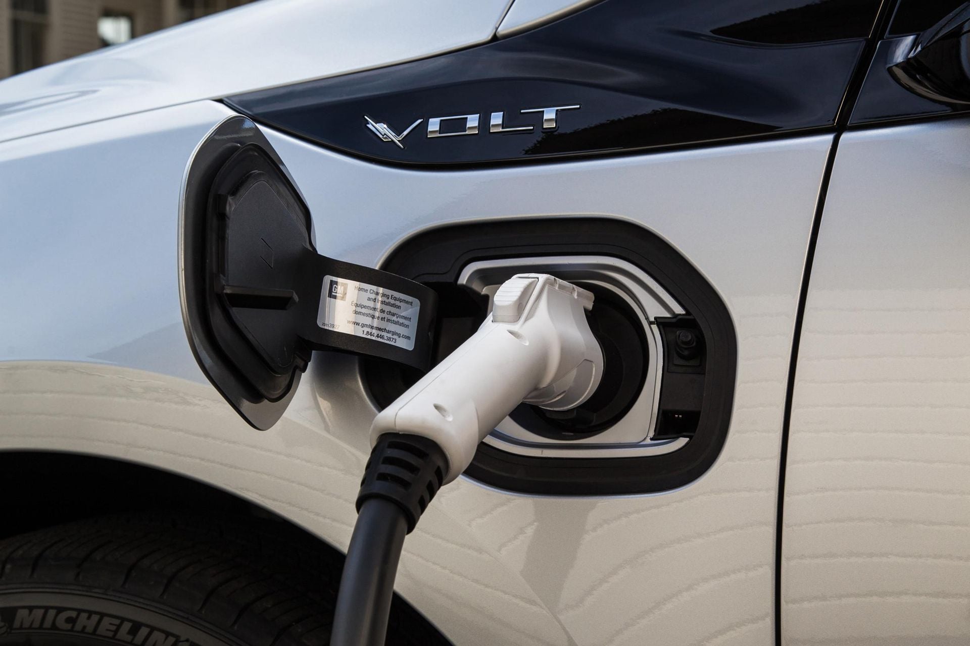 PHEV drivers "don't plug them in", says GM CEO | CarExpert