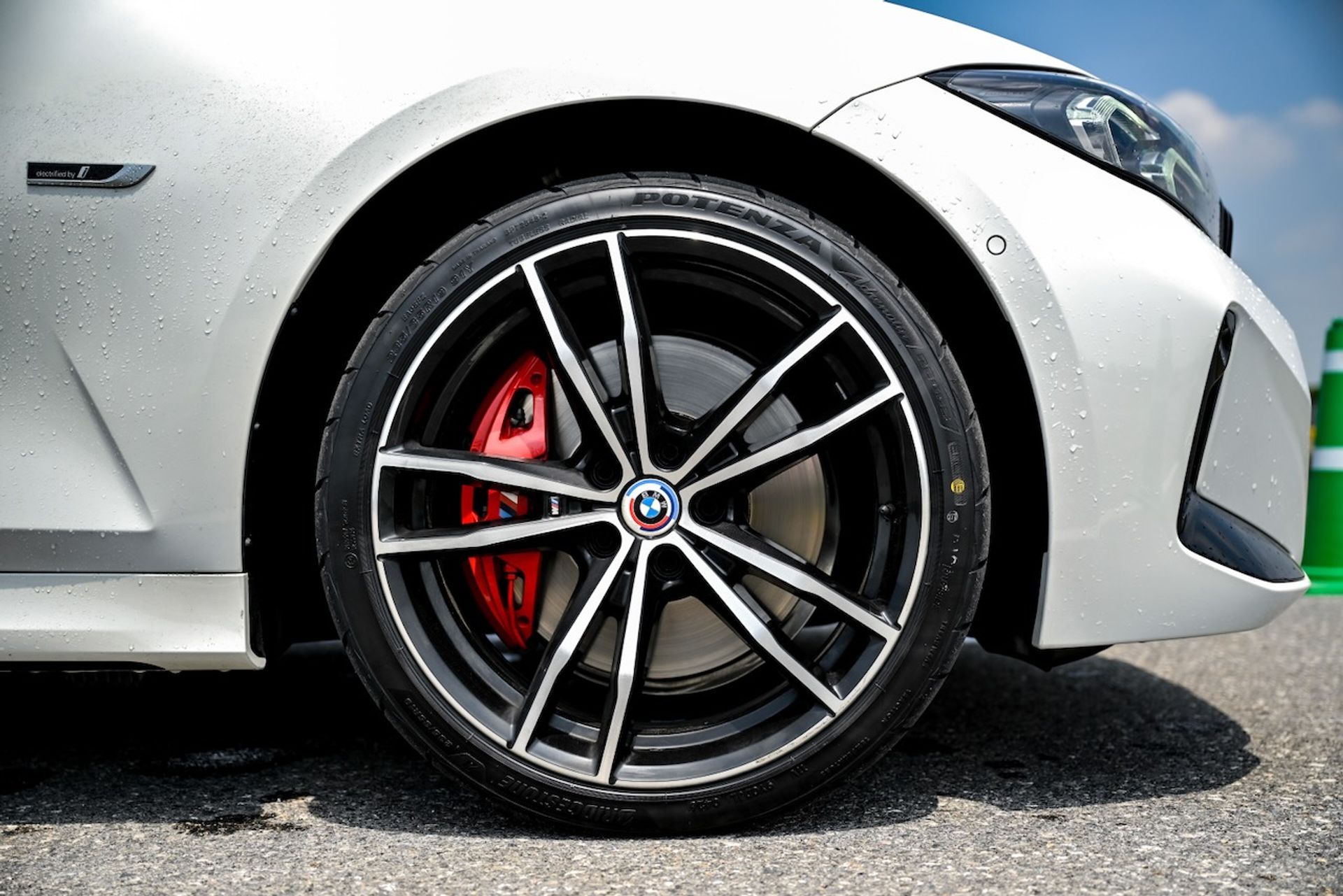 We test Bridgestone’s new Potenza RE005 performance tyre | CarExpert