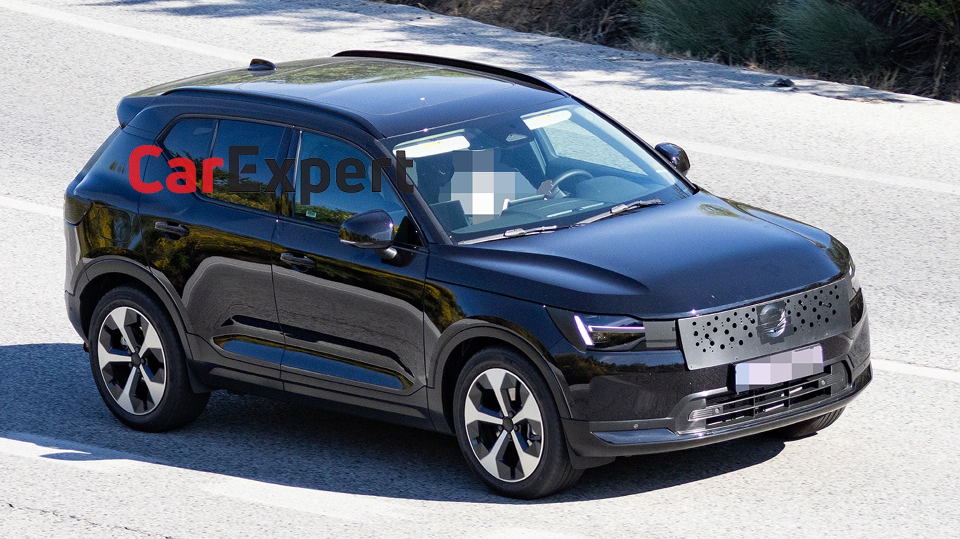 Updated Volvo XC40 spied ahead of 2027 reveal – car.news