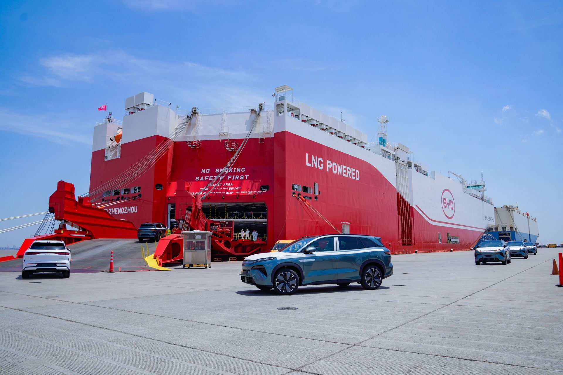 Almost 5000 new BYDs and Denzas set sail to Australia to meet demand ...
