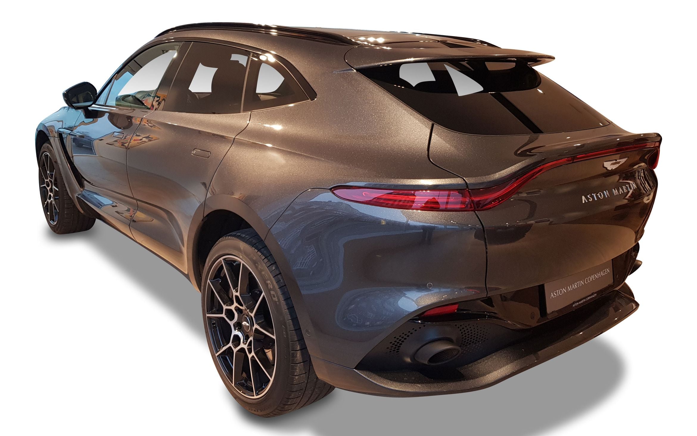 2025 Aston Martin DBX Reviews - Models & Range | CarExpert