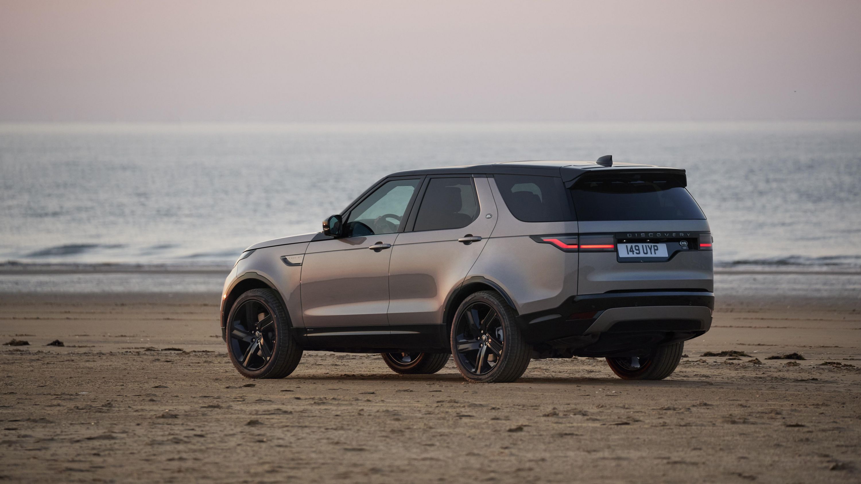 2023 Land Rover Discovery Metropolitan Edition Tops Out The Range At