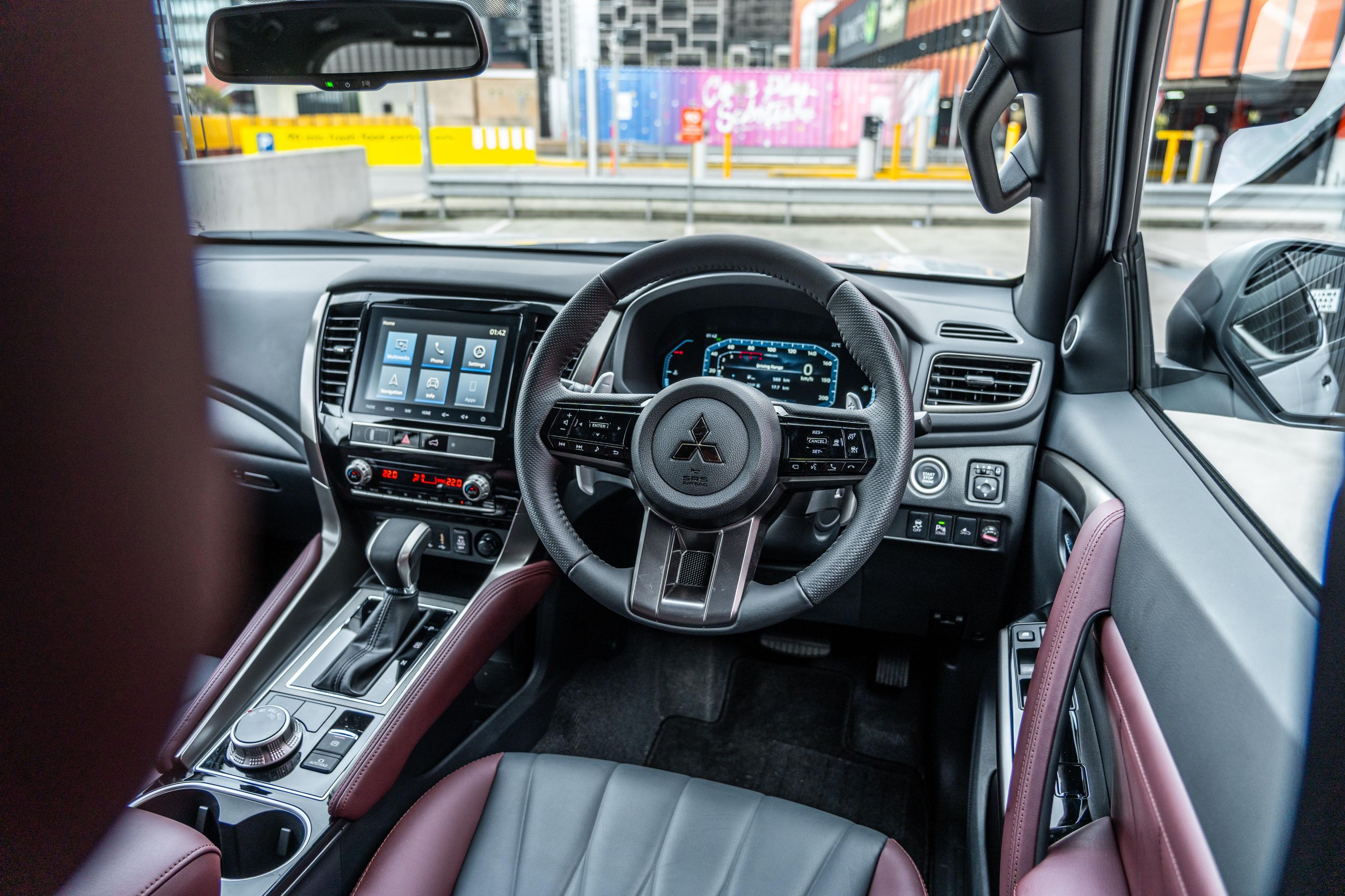 Isuzu MU-X vs Mitsubishi Pajero Sport Comparison | CarExpert