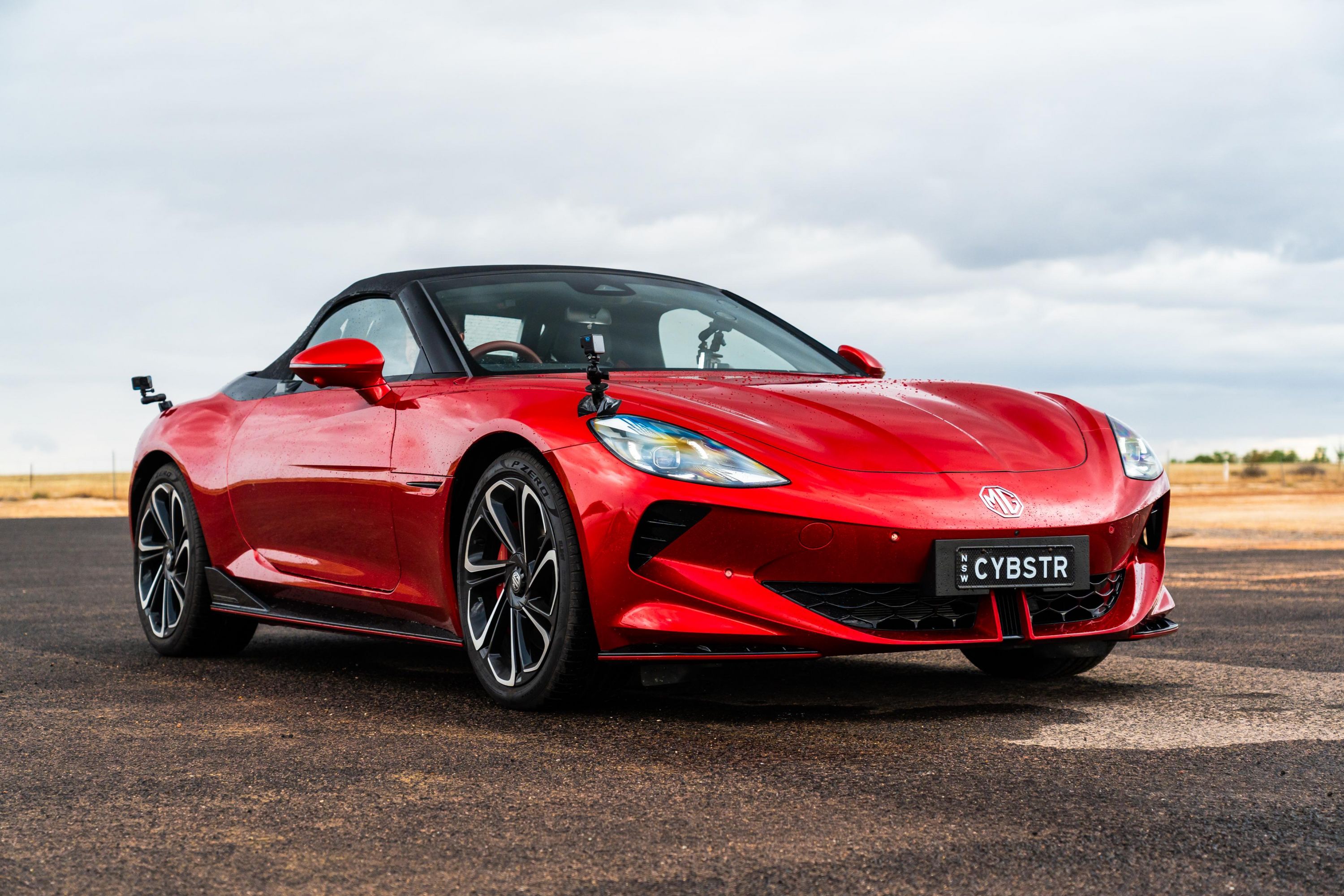 2025 MG Cyberster vs Aston Martin V12 Vantage drag race | CarExpert