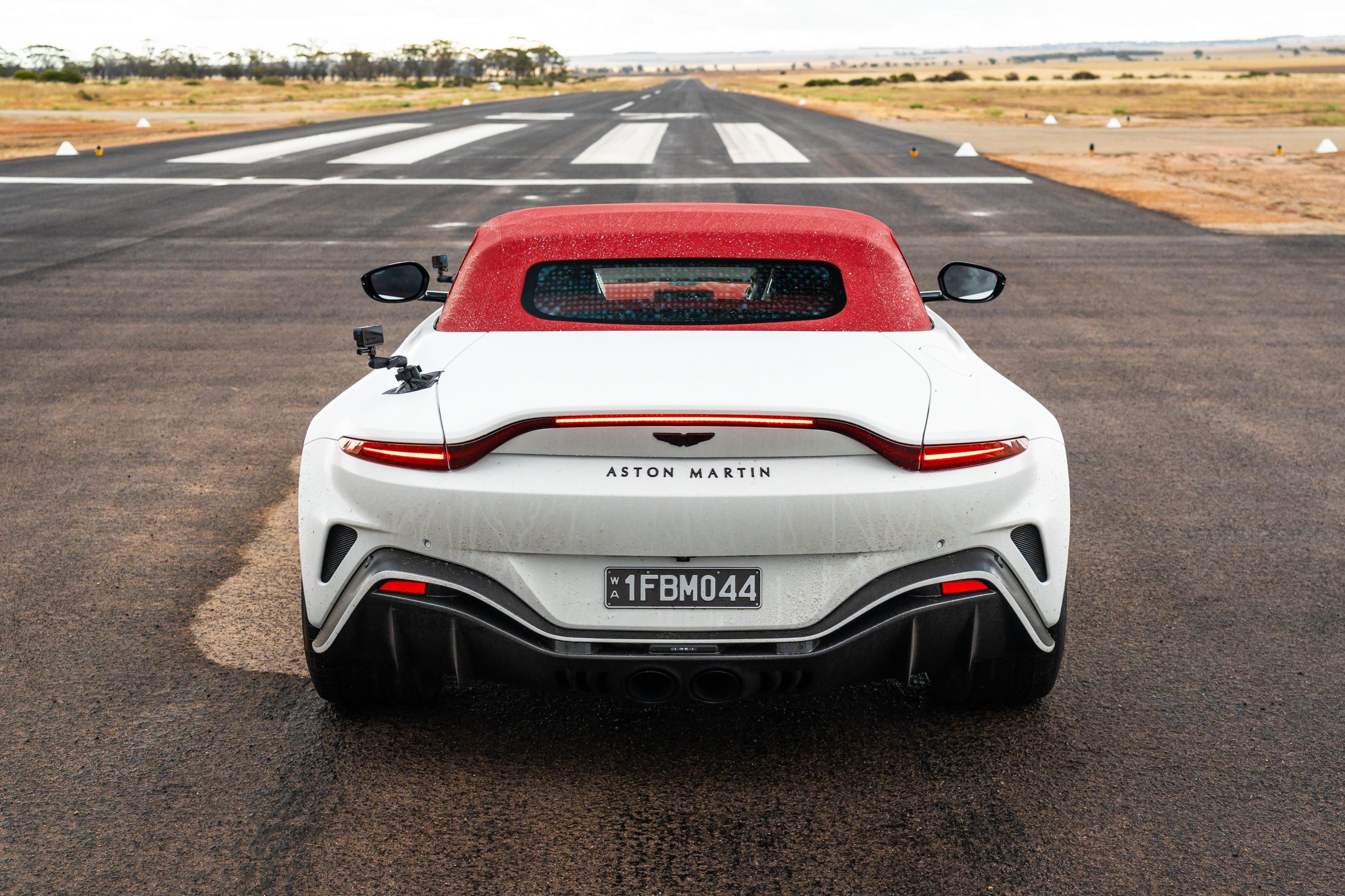 2025 MG Cyberster vs Aston Martin V12 Vantage drag race | CarExpert