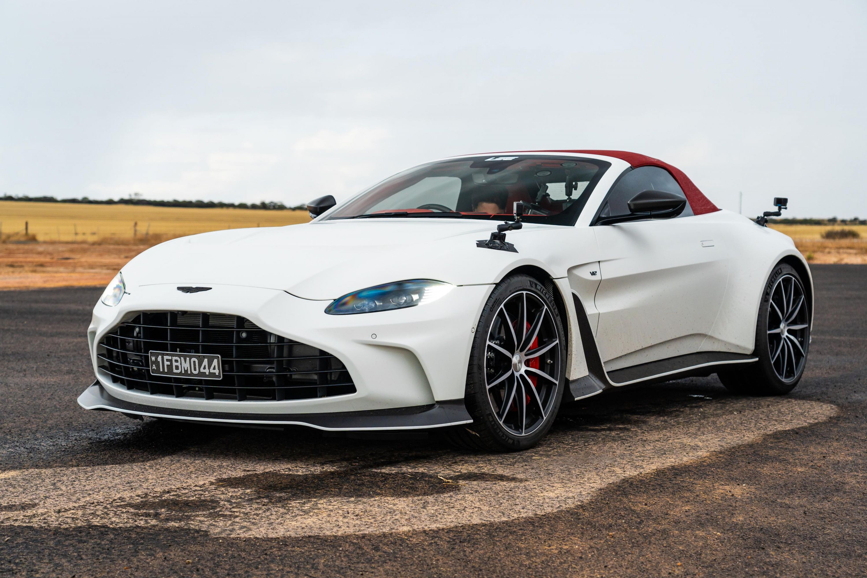 2025 MG Cyberster vs Aston Martin V12 Vantage drag race | CarExpert